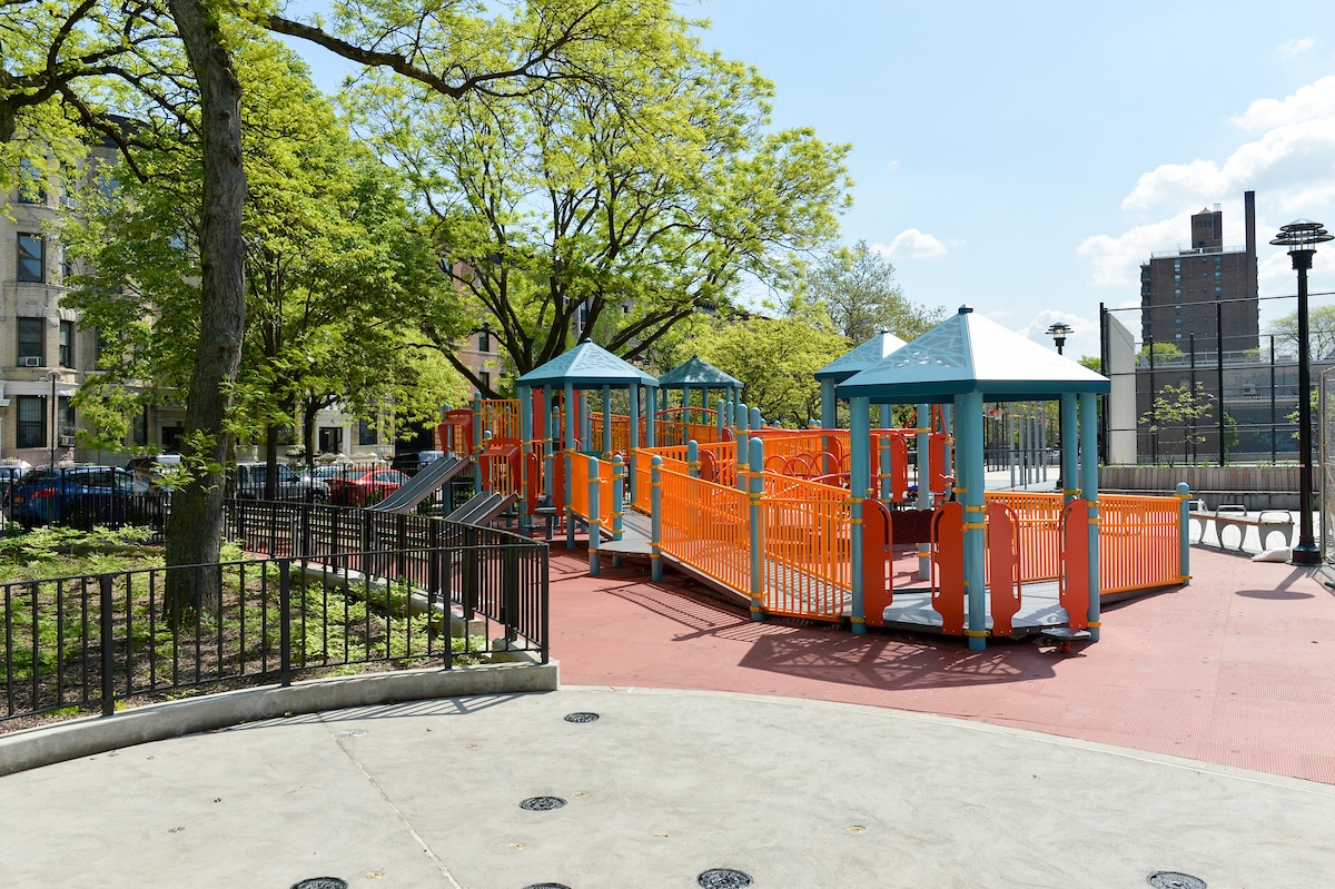NYC Parks Cuts Ribbon on Alliance-Designed Stroud Playground - Prospect ...